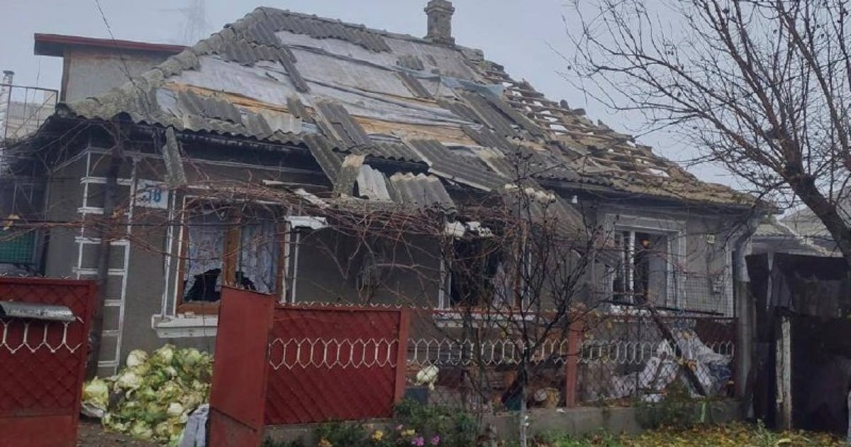 На Одещині вночі дрони ворога пошкодили будинки та інфраструктуру. Читайте на UKR.NET