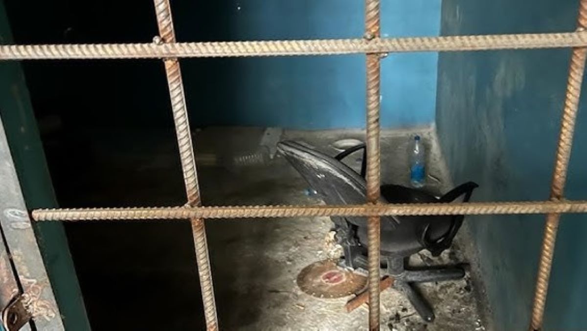 War crime in Kherson: Russian police officer is suspected of torture ...