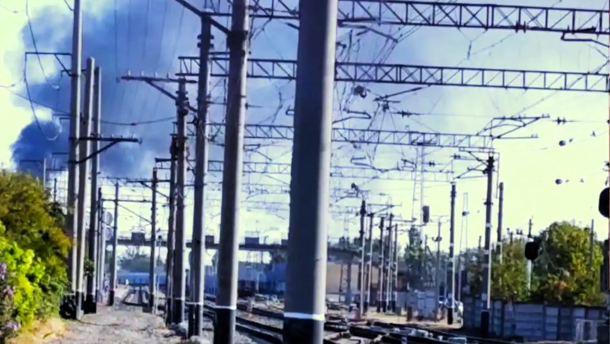Railway substation near Bakhchisarai burns in Crimea :: Intent ...